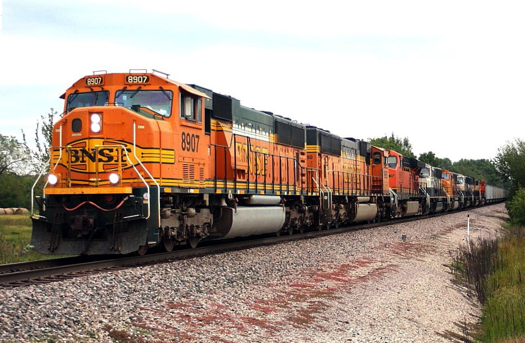BNSF 8907